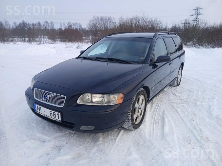 Zils Volvo V70 2004 Gulbene, ar dzinēja tilpumu 2.40 L un nobraukumu 411 tūkst. km par 1995 €, foto 2 vietnē AUTOMOTO.COM.LV