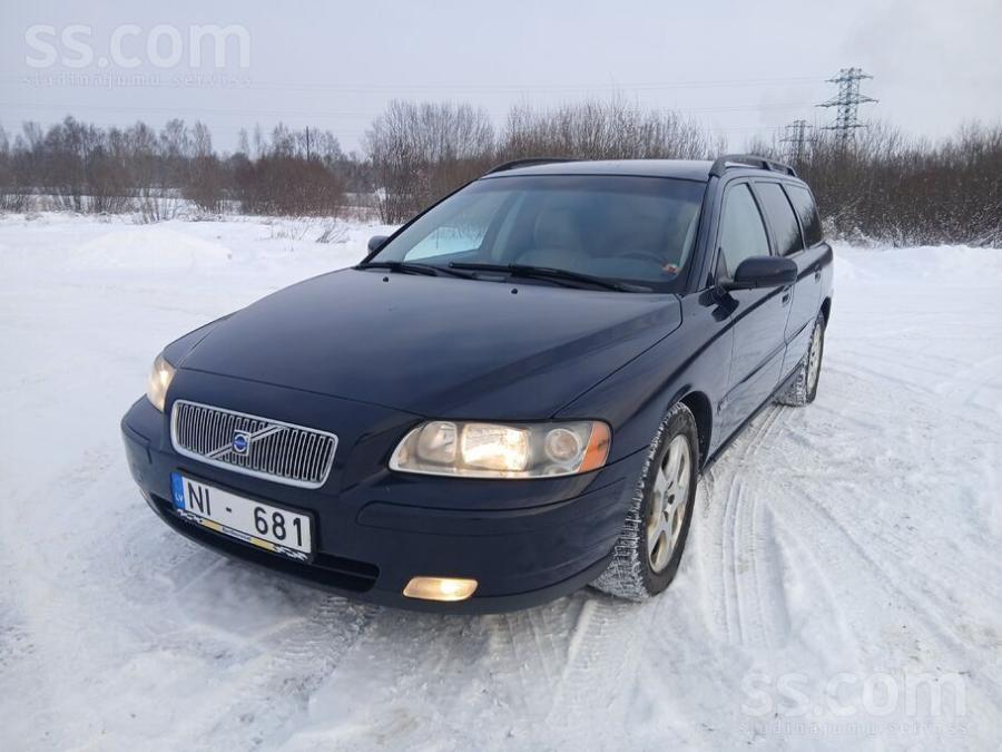 Zils Volvo V70 2004 Gulbene, ar dzinēja tilpumu 2.40 L un nobraukumu 411 tūkst. km par 1995 €, foto 3 vietnē AUTOMOTO.COM.LV