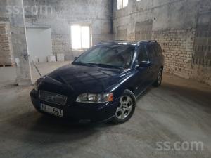 Zils Volvo V70 2004 Gulbene, ar dzinēja tilpumu 2.40 L un nobraukumu 411 tūkst. km par 1995 €, foto 17 vietnē AUTOMOTO.COM.LV