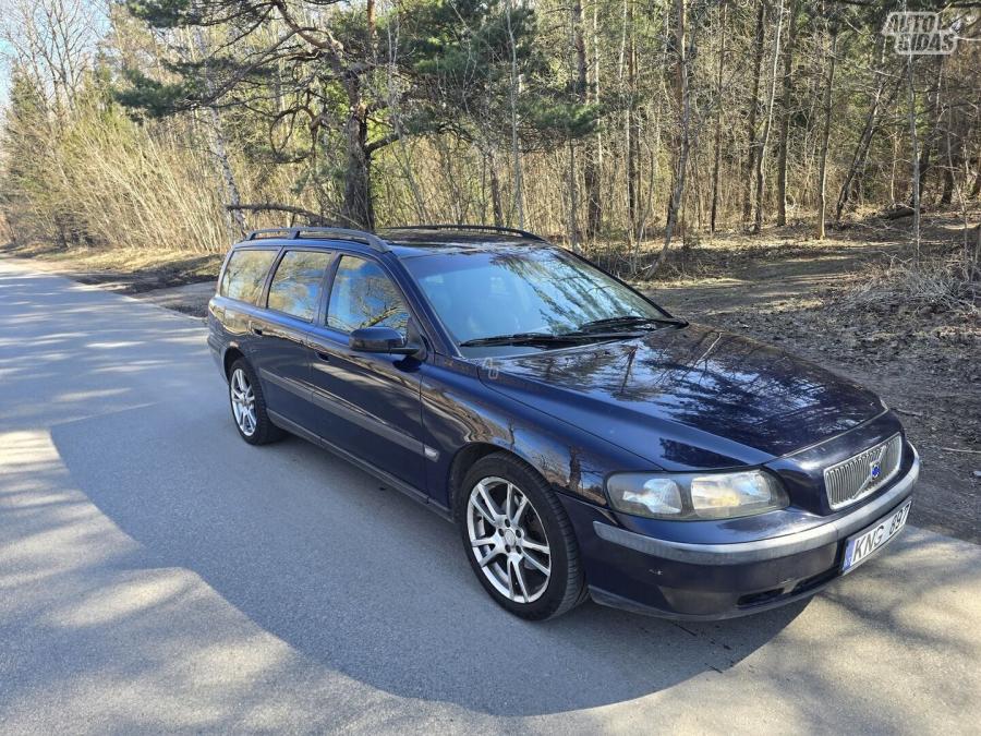 Blue Volvo V70 2004 in Radviliskis, with an engine capacity of 2.40 L and mileage of 351 thousand km for 1150 €, photo 3 on AUTOMOTO.COM.LV