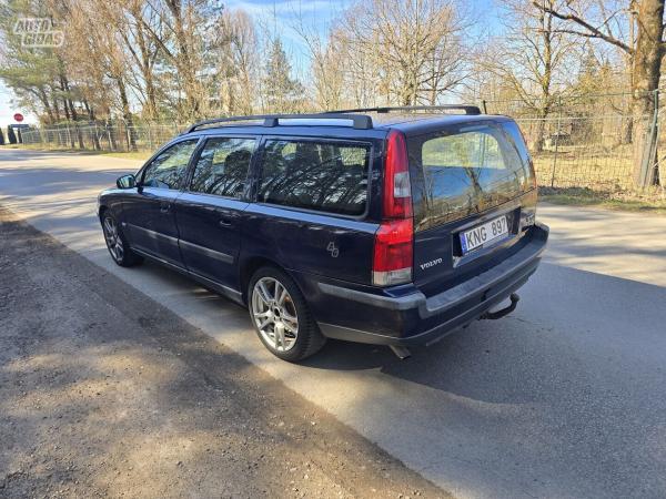 Zils Volvo V70 2004 Radviliškis, ar dzinēja tilpumu 2.40 L un nobraukumu 351 tūkst. km par 1150 €, foto 4 vietnē AUTOMOTO.COM.LV