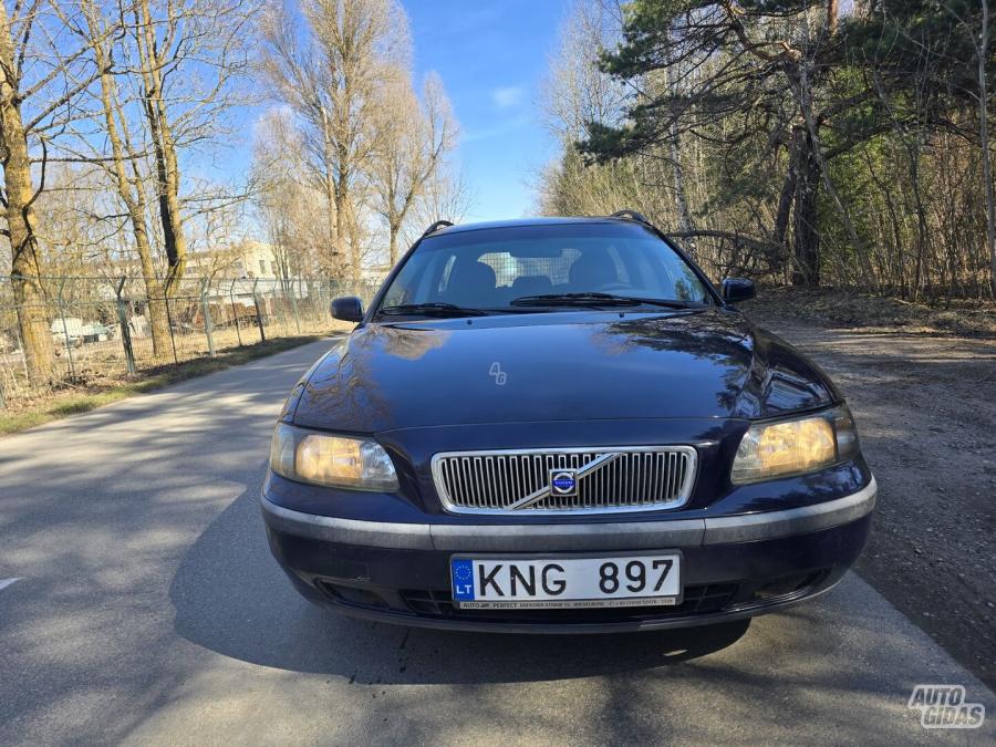Blue Volvo V70 2004 in Radviliskis, with an engine capacity of 2.40 L and mileage of 351 thousand km for 1150 €, photo 10 on AUTOMOTO.COM.LV