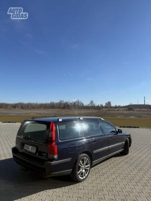 Zils Volvo V70 2004 Šauļi, ar dzinēja tilpumu 2.40 L un nobraukumu 330 tūkst. km par 1450 €, foto 5 vietnē AUTOMOTO.COM.LV