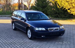 Zils Volvo V70 2004 Paide, ar dzinēja tilpumu 2.40 L un nobraukumu 326 tūkst. km par 3150 €, foto  vietnē AUTOMOTO.COM.LV