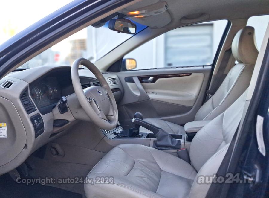 Синий Вольво В70 2004 в Пайде, объемом двигателя 2.40 л и пробегом 326 тыс. км за 3150 €, фото 6 на AUTOMOTO.COM.LV