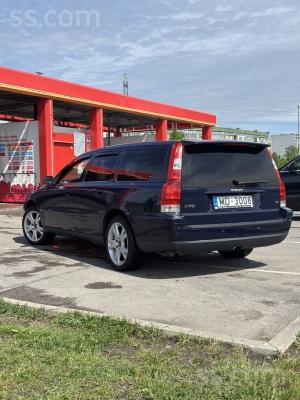 Синий Вольво В70 2004 в Рига, объемом двигателя 2.40 л и пробегом 352 тыс. км за 1600 €, фото 6 на AUTOMOTO.COM.LV