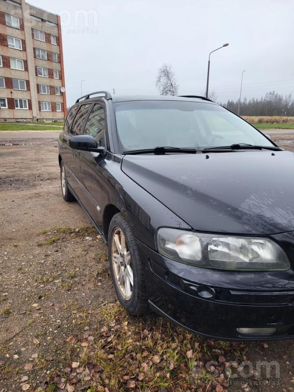 Синий Вольво В70 2004 в Резекне, объемом двигателя 2.40 л и пробегом 378 тыс. км за 800 €, фото 3 на AUTOMOTO.COM.LV