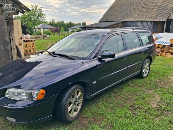 Синий Вольво В70 2004 в Каунас, объемом двигателя 2.40 л и пробегом 421 тыс. км за 900 €, фото 1 на AUTOMOTO.COM.LV