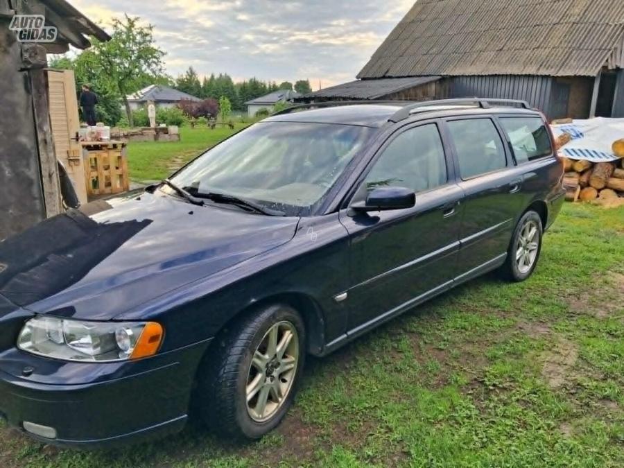 Zils Volvo V70 2004 Kauņa, ar dzinēja tilpumu 2.40 L un nobraukumu 421 tūkst. km par 900 €, foto 1 vietnē AUTOMOTO.COM.LV