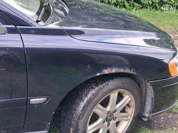 Синий Вольво В70 2004 в Каунас, объемом двигателя 2.40 л и пробегом 421 тыс. км за 900 €, фото 2 на AUTOMOTO.COM.LV