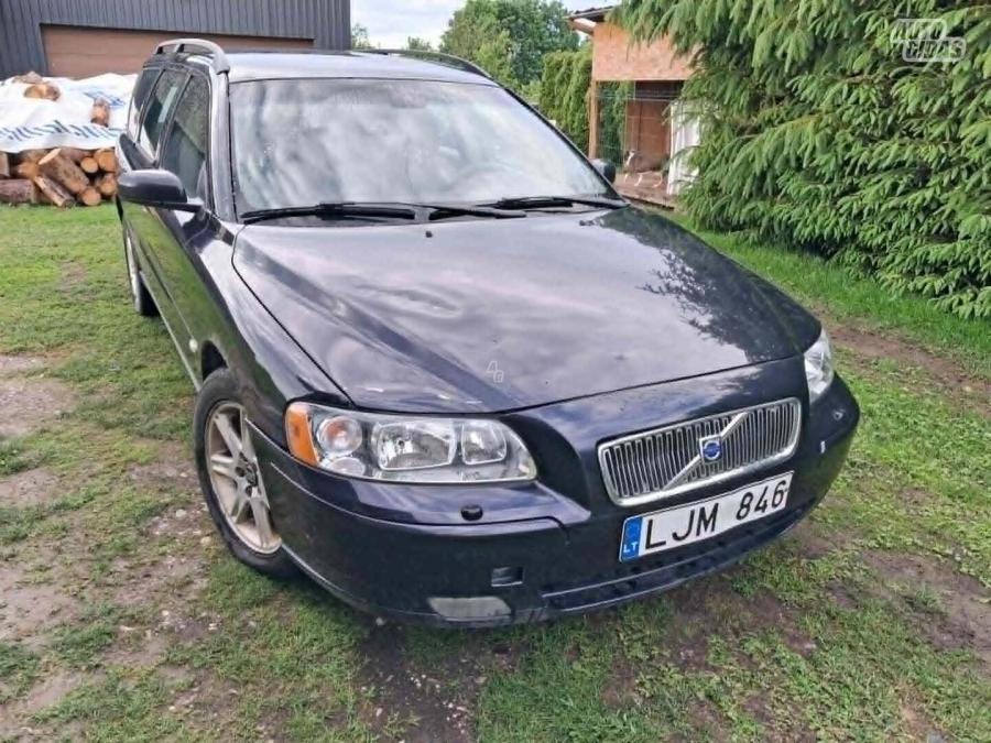 Zils Volvo V70 2004 Kauņa, ar dzinēja tilpumu 2.40 L un nobraukumu 421 tūkst. km par 900 €, foto 4 vietnē AUTOMOTO.COM.LV