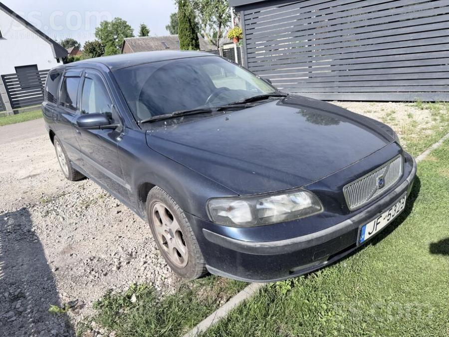 Zils Volvo V70 2004 Jelgava, ar dzinēja tilpumu 2.40 L un nobraukumu 327 tūkst. km par 1190 €, foto 1 vietnē AUTOMOTO.COM.LV