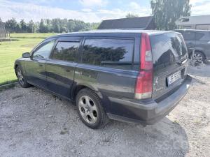 Zils Volvo V70 2004 Jelgava, ar dzinēja tilpumu 2.40 L un nobraukumu 327 tūkst. km par 1190 €, foto 3 vietnē AUTOMOTO.COM.LV