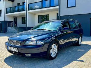 Zils Volvo V70 2004 Panevēža, ar dzinēja tilpumu 2.40 L un nobraukumu 387 tūkst. km par 1400 €, foto  vietnē AUTOMOTO.COM.LV