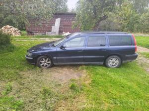 Blue Volvo V70 2004 in Daugavpils, with an engine capacity of 2.40 L and mileage of 337 thousand km for 2100 €, photo 3 on AUTOMOTO.COM.LV