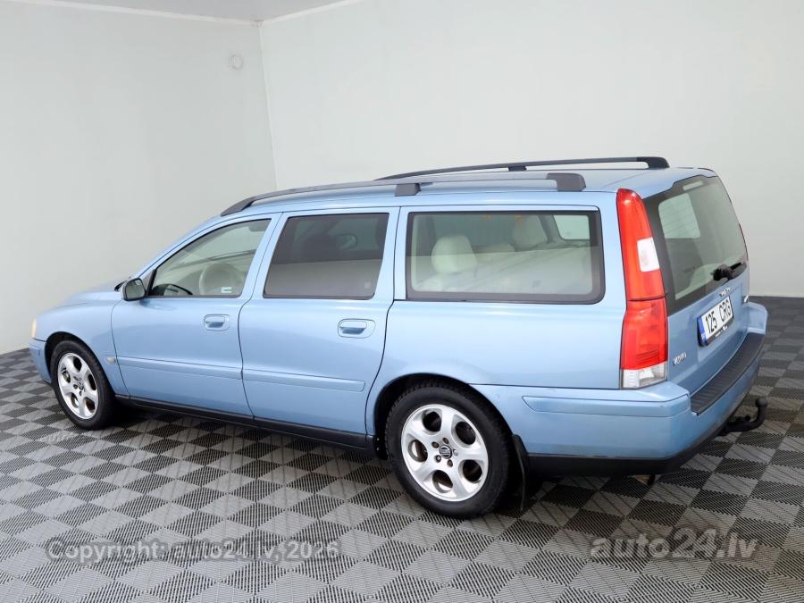 Blue Volvo V70 2004 in Tallinn, with an engine capacity of 2.40 L and mileage of 355 thousand km for 899 €, photo 5 on AUTOMOTO.COM.LV