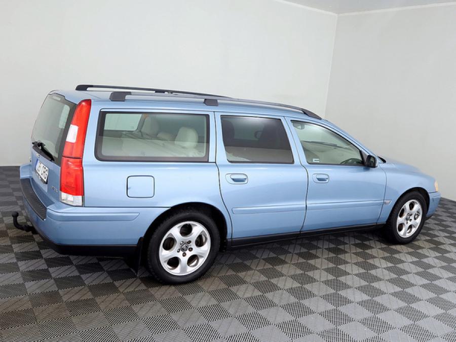 Zils Volvo V70 2004 Tallina, ar dzinēja tilpumu 2.40 L un nobraukumu 355 tūkst. km par 899 €, foto 4 vietnē AUTOMOTO.COM.LV