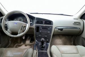 Zils Volvo V70 2004 Tallina, ar dzinēja tilpumu 2.40 L un nobraukumu 355 tūkst. km par 899 €, foto 6 vietnē AUTOMOTO.COM.LV