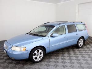 Zils Volvo V70 2004 Tallina, ar dzinēja tilpumu 2.40 L un nobraukumu 355 tūkst. km par 899 €, foto 10 vietnē AUTOMOTO.COM.LV