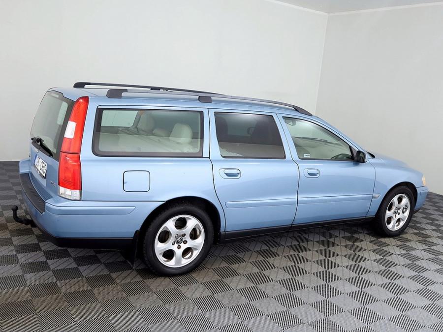 Zils Volvo V70 2004 Tallina, ar dzinēja tilpumu 2.40 L un nobraukumu 355 tūkst. km par 899 €, foto 11 vietnē AUTOMOTO.COM.LV