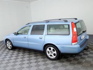 Zils Volvo V70 2004 Tallina, ar dzinēja tilpumu 2.40 L un nobraukumu 355 tūkst. km par 899 €, foto 12 vietnē AUTOMOTO.COM.LV