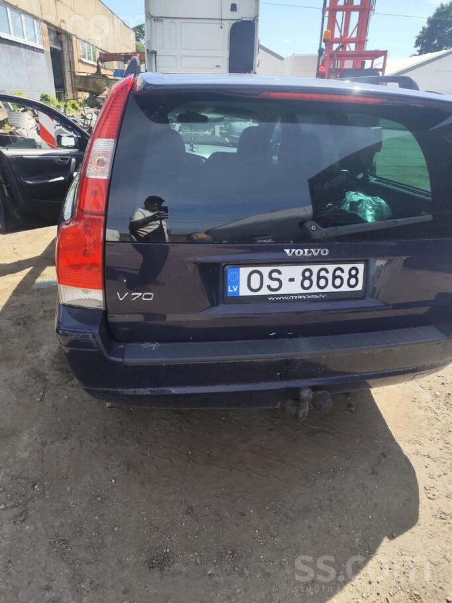 Синий Вольво В70 2004 в Рига, объемом двигателя 2.40 л и пробегом 311 тыс. км за 1750 €, фото 7 на AUTOMOTO.COM.LV