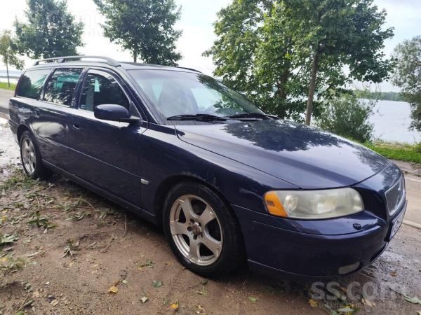 Zils Volvo V70 2004 Rīga, ar dzinēja tilpumu 2.40 L un nobraukumu 311 tūkst. km par 1350 €, foto 3 vietnē AUTOMOTO.COM.LV