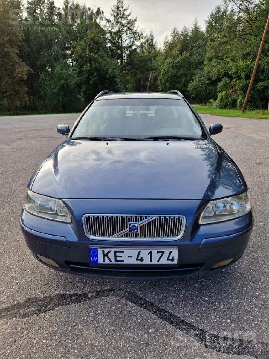 Zils Volvo V70 2004 Limbaži, ar dzinēja tilpumu 2.40 L un nobraukumu 417 tūkst. km par 1850 €, foto 3 vietnē AUTOMOTO.COM.LV