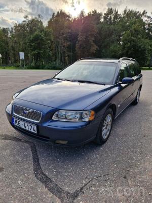 Zils Volvo V70 2004 Limbaži, ar dzinēja tilpumu 2.40 L un nobraukumu 417 tūkst. km par 1850 €, foto 4 vietnē AUTOMOTO.COM.LV