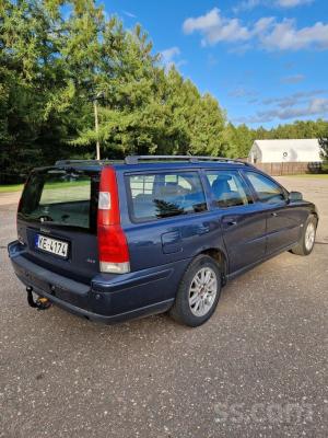 Zils Volvo V70 2004 Limbaži, ar dzinēja tilpumu 2.40 L un nobraukumu 417 tūkst. km par 1850 €, foto 8 vietnē AUTOMOTO.COM.LV