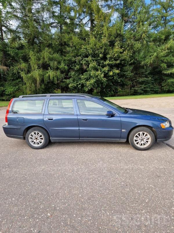 Zils Volvo V70 2004 Limbaži, ar dzinēja tilpumu 2.40 L un nobraukumu 417 tūkst. km par 1850 €, foto 9 vietnē AUTOMOTO.COM.LV