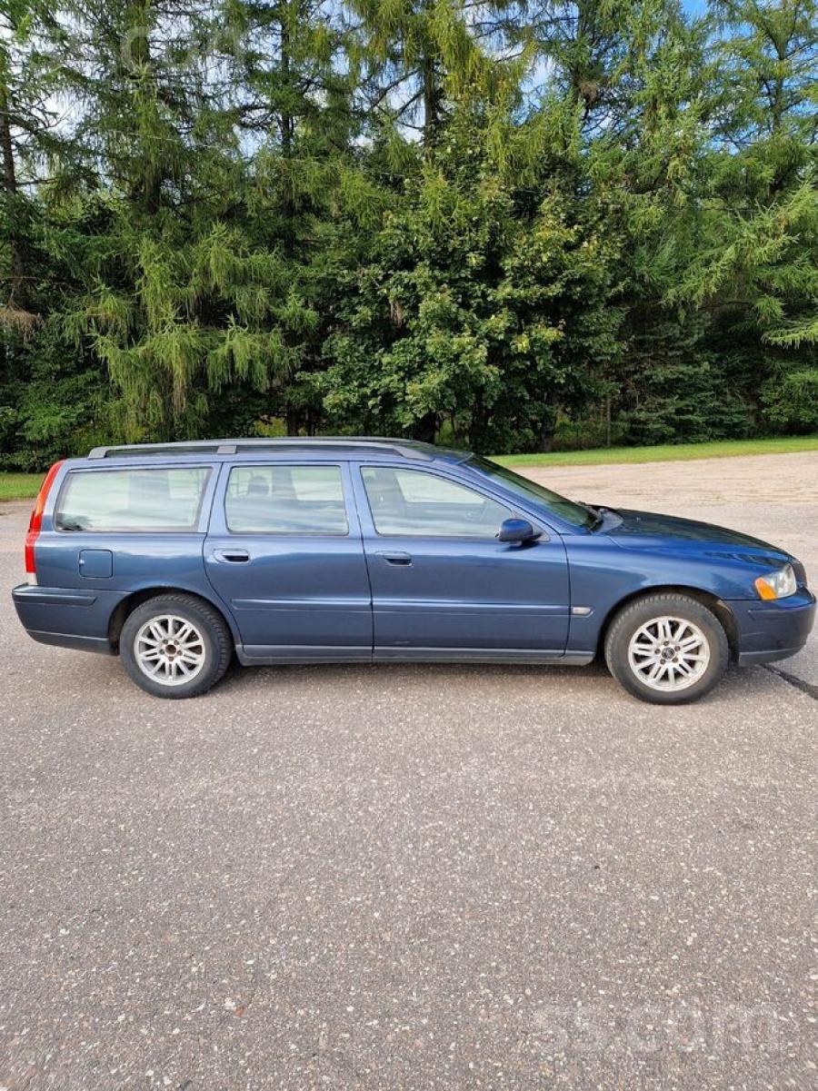 Zils Volvo V70 2004 Limbaži, ar dzinēja tilpumu 2.40 L un nobraukumu 417 tūkst. km par 1850 €, foto 9 vietnē AUTOMOTO.COM.LV