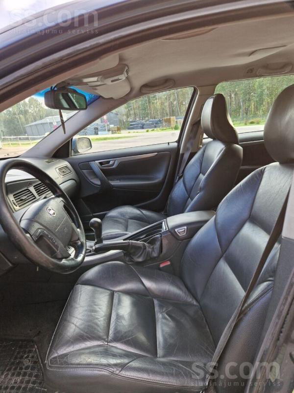 Zils Volvo V70 2004 Limbaži, ar dzinēja tilpumu 2.40 L un nobraukumu 417 tūkst. km par 1850 €, foto 10 vietnē AUTOMOTO.COM.LV