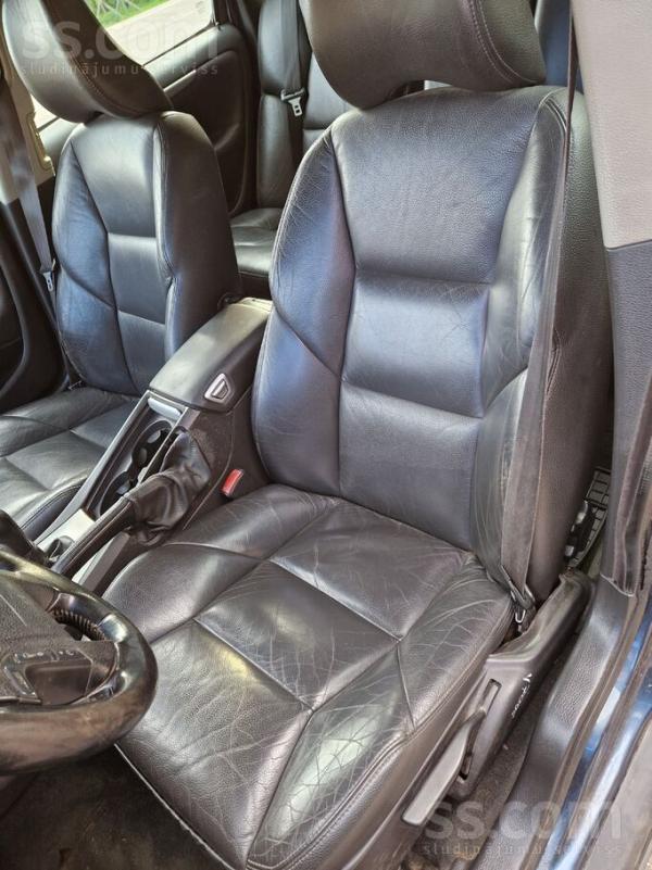 Zils Volvo V70 2004 Limbaži, ar dzinēja tilpumu 2.40 L un nobraukumu 417 tūkst. km par 1850 €, foto 11 vietnē AUTOMOTO.COM.LV