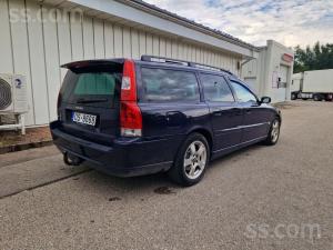 Zils Volvo V70 2004 Daugavpils, ar dzinēja tilpumu 2.40 L un nobraukumu 0 tūkst. km par 2650 €, foto 3 vietnē AUTOMOTO.COM.LV