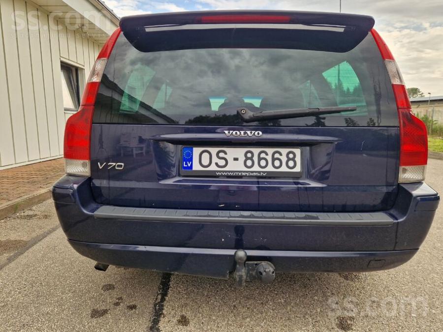 Zils Volvo V70 2004 Daugavpils, ar dzinēja tilpumu 2.40 L un nobraukumu 0 tūkst. km par 2650 €, foto 4 vietnē AUTOMOTO.COM.LV