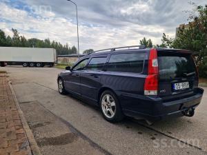 Zils Volvo V70 2004 Daugavpils, ar dzinēja tilpumu 2.40 L un nobraukumu 0 tūkst. km par 2650 €, foto 5 vietnē AUTOMOTO.COM.LV