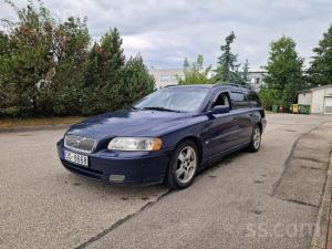 Zils Volvo V70 2004 Daugavpils, ar dzinēja tilpumu 2.40 L un nobraukumu 0 tūkst. km par 2650 €, foto 6 vietnē AUTOMOTO.COM.LV