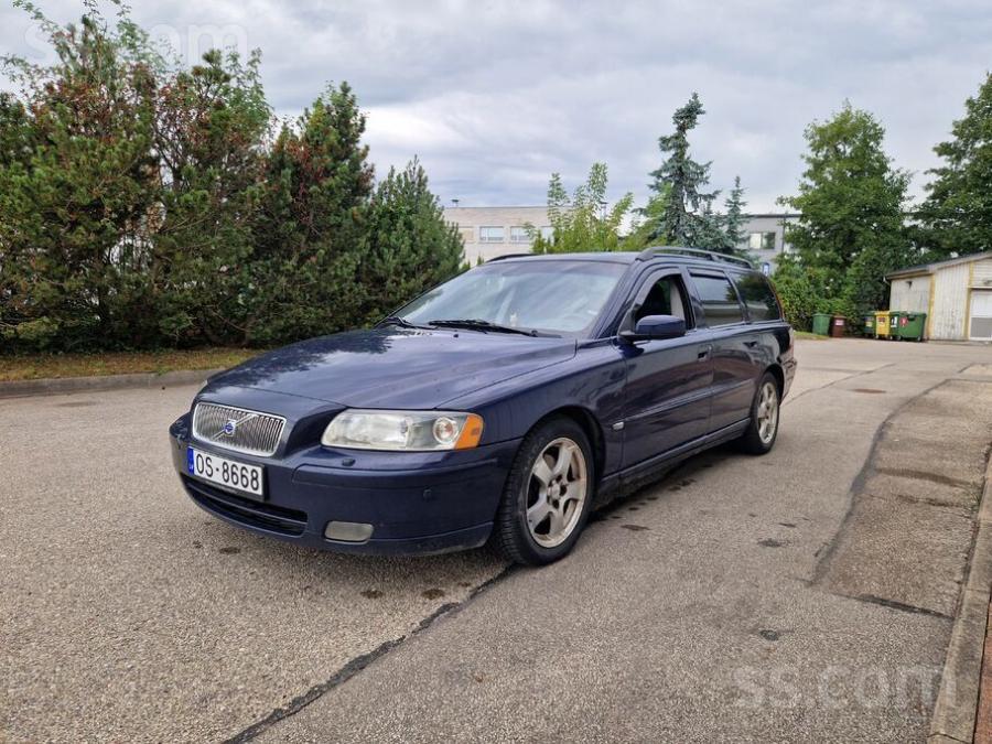 Zils Volvo V70 2004 Daugavpils, ar dzinēja tilpumu 2.40 L un nobraukumu 0 tūkst. km par 2650 €, foto 6 vietnē AUTOMOTO.COM.LV