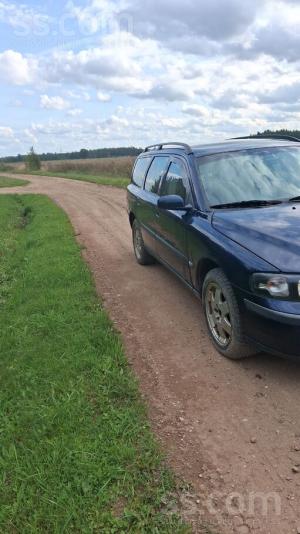 Zils Volvo V70 2004 Balvi, ar dzinēja tilpumu 2.40 L un nobraukumu 497 tūkst. km par 1600 €, foto 3 vietnē AUTOMOTO.COM.LV