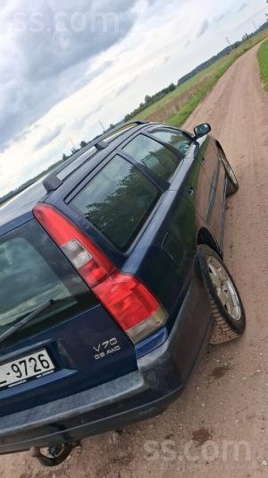 Zils Volvo V70 2004 Balvi, ar dzinēja tilpumu 2.40 L un nobraukumu 497 tūkst. km par 1600 €, foto 6 vietnē AUTOMOTO.COM.LV