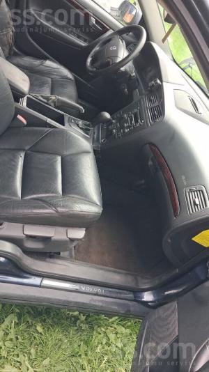 Zils Volvo V70 2004 Balvi, ar dzinēja tilpumu 2.40 L un nobraukumu 497 tūkst. km par 1600 €, foto 9 vietnē AUTOMOTO.COM.LV