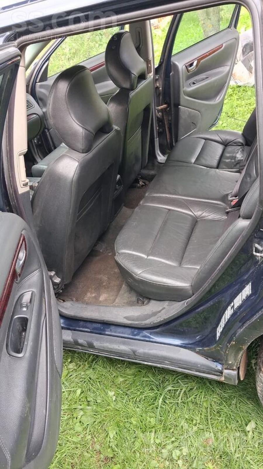Zils Volvo V70 2004 Balvi, ar dzinēja tilpumu 2.40 L un nobraukumu 497 tūkst. km par 1600 €, foto 10 vietnē AUTOMOTO.COM.LV