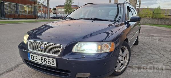 Volvo V70 2004 Daugavpils vietnē Zils Volvo V70 2004 Daugavpils, ar dzinēja tilpumu 2.40 L un nobraukumu 317 tūkst. km par 1750 €, foto 3 vietnē AUTOMOTO.COM.LV