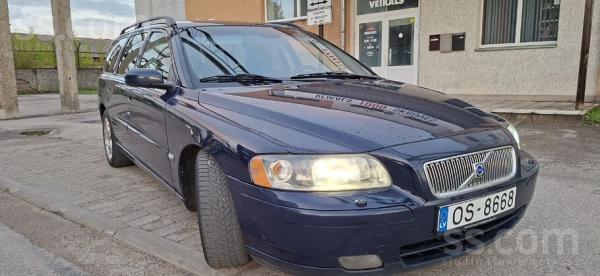 Volvo V70 2004 Daugavpils vietnē Zils Volvo V70 2004 Daugavpils, ar dzinēja tilpumu 2.40 L un nobraukumu 317 tūkst. km par 1750 €, foto 4 vietnē AUTOMOTO.COM.LV