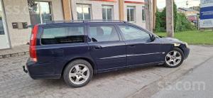 Blue Volvo V70 2004 in Daugavpils, with an engine capacity of 2.40 L and mileage of 317 thousand km for 1750 €, photo 5 on AUTOMOTO.COM.LV