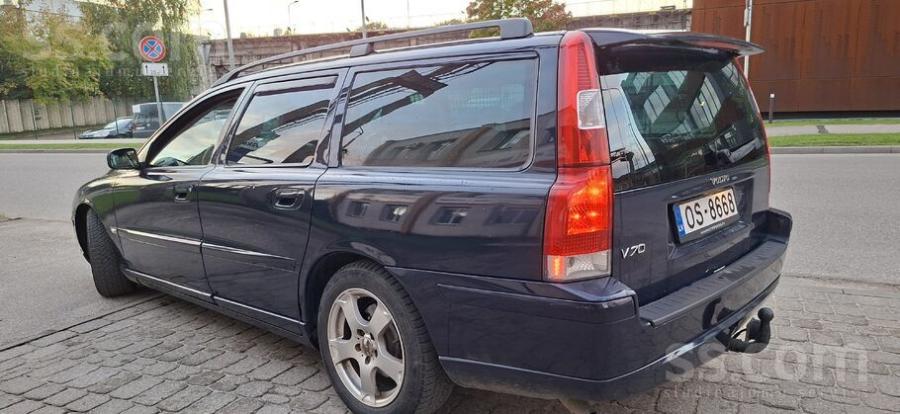 Blue Volvo V70 2004 in Daugavpils, with an engine capacity of 2.40 L and mileage of 317 thousand km for 1750 €, photo 7 on AUTOMOTO.COM.LV