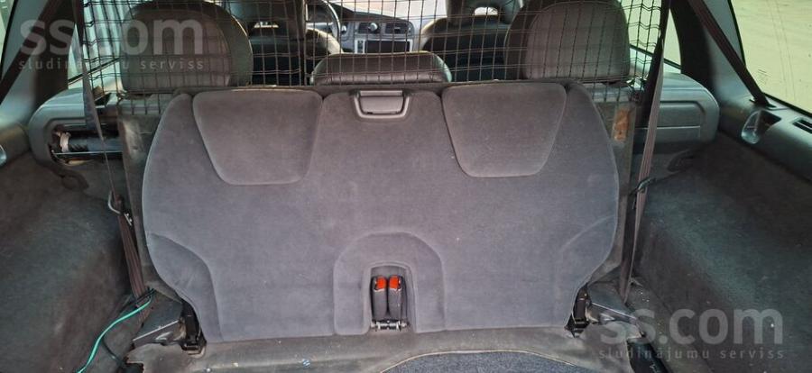 Blue Volvo V70 2004 in Daugavpils, with an engine capacity of 2.40 L and mileage of 317 thousand km for 1750 €, photo 12 on AUTOMOTO.COM.LV