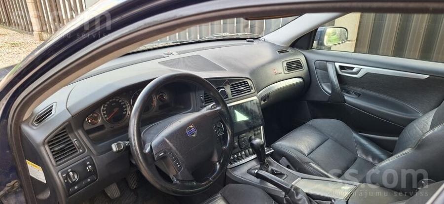 Blue Volvo V70 2004 in Daugavpils, with an engine capacity of 2.40 L and mileage of 317 thousand km for 1750 €, photo 24 on AUTOMOTO.COM.LV