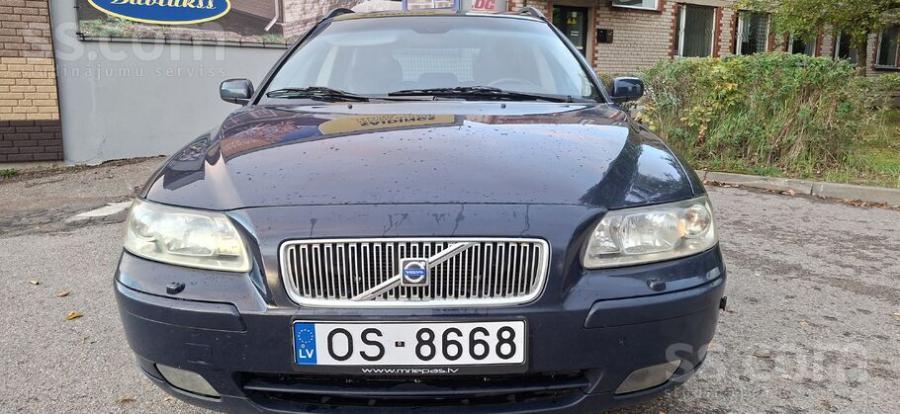 Blue Volvo V70 2004 in Daugavpils, with an engine capacity of 2.40 L and mileage of 317 thousand km for 1750 €, photo 26 on AUTOMOTO.COM.LV